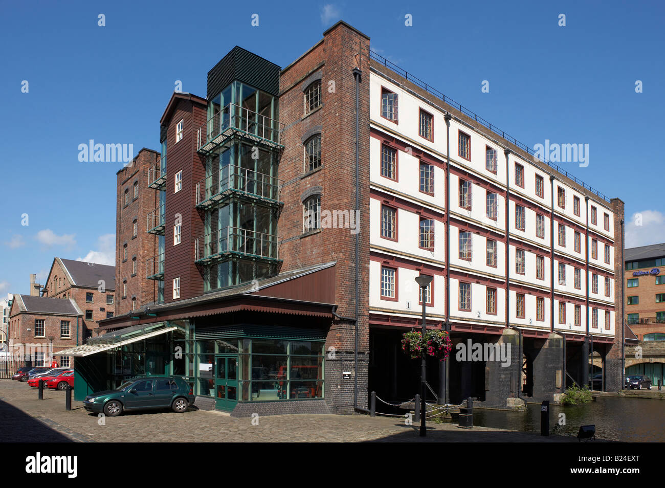 CANAL BASIN VICTORIA QUAYS SHEFFIELD SUMMER ENGLAND UNITED KINGDOM UK ...