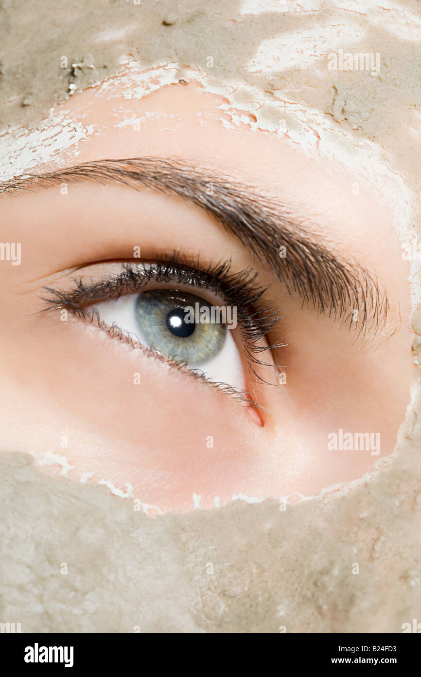 Wearing face covers hi-res stock photography and images - Alamy