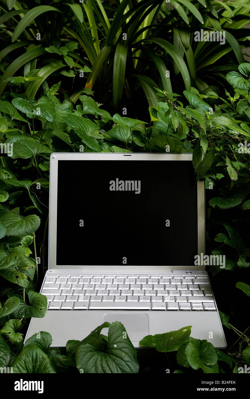 Laptop e waste hi-res stock photography and images - Alamy
