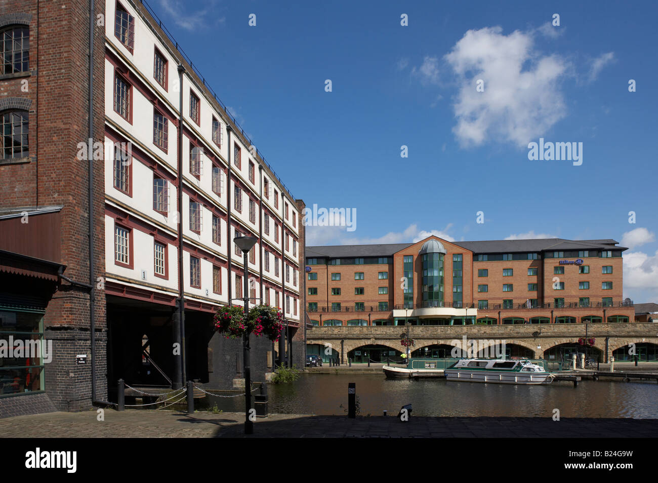 CANAL BASIN VICTORIA QUAYS SHEFFIELD SUMMER ENGLAND UNITED KINGDOM UK ...