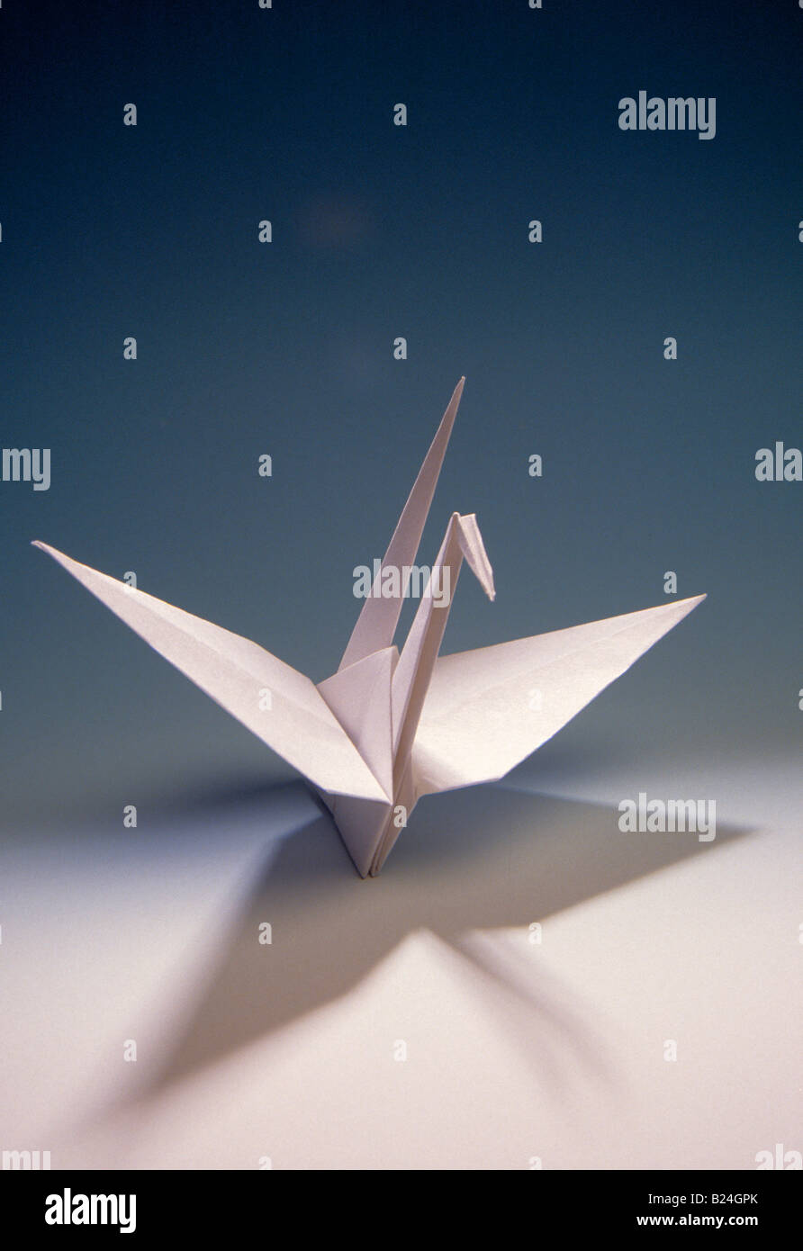 Origami flying bird hi-res stock photography and images - Alamy