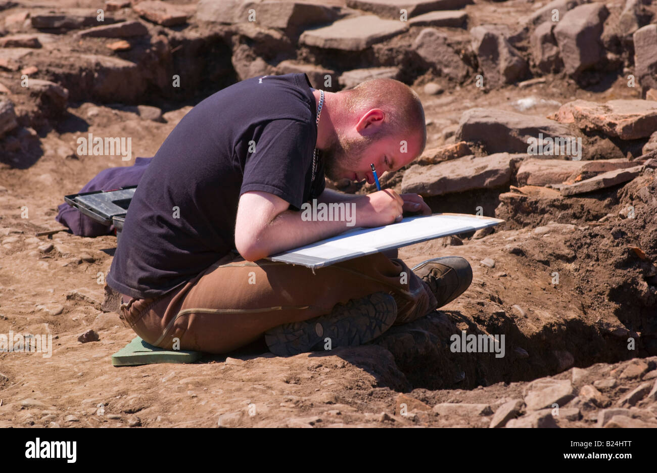 Archaeologist dig hi-res stock photography and images - Alamy