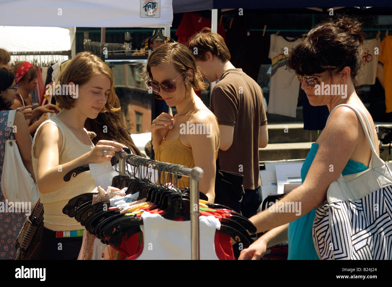 Brooklyn flea, new york hi-res stock photography and images - Alamy