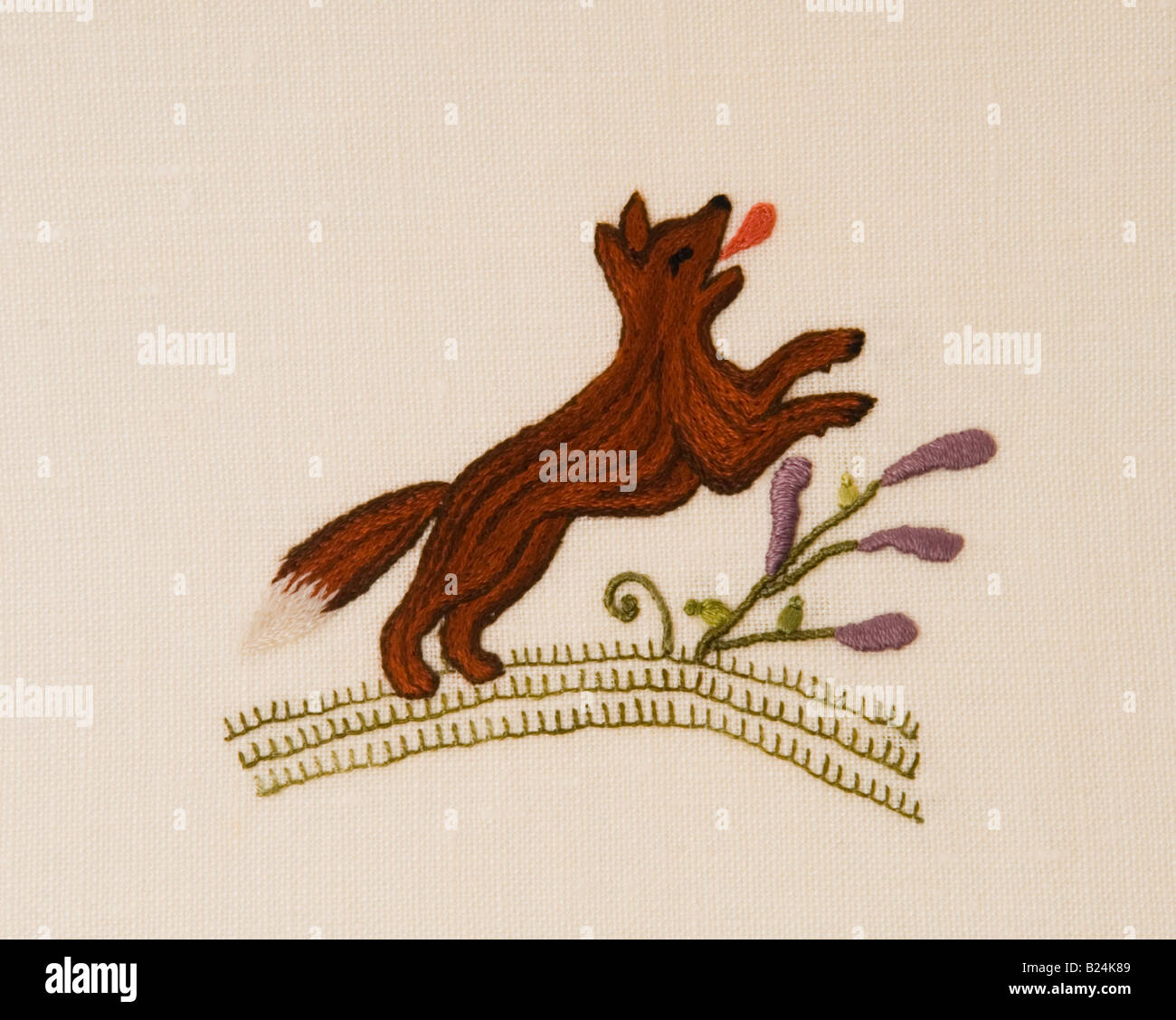 Embroidery fox hi-res stock photography and images - Alamy