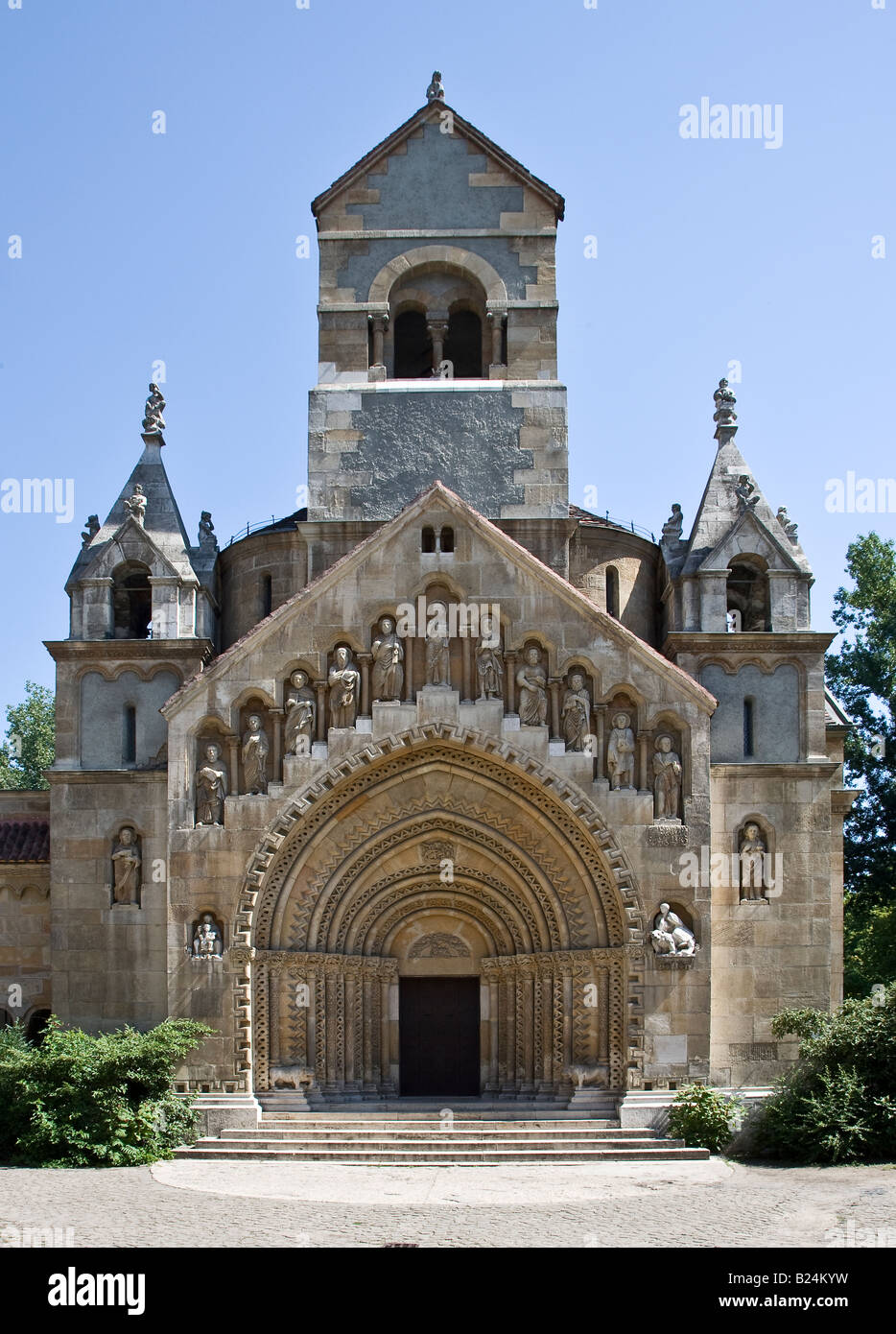 Classical church architecture hi-res stock photography and images - Alamy