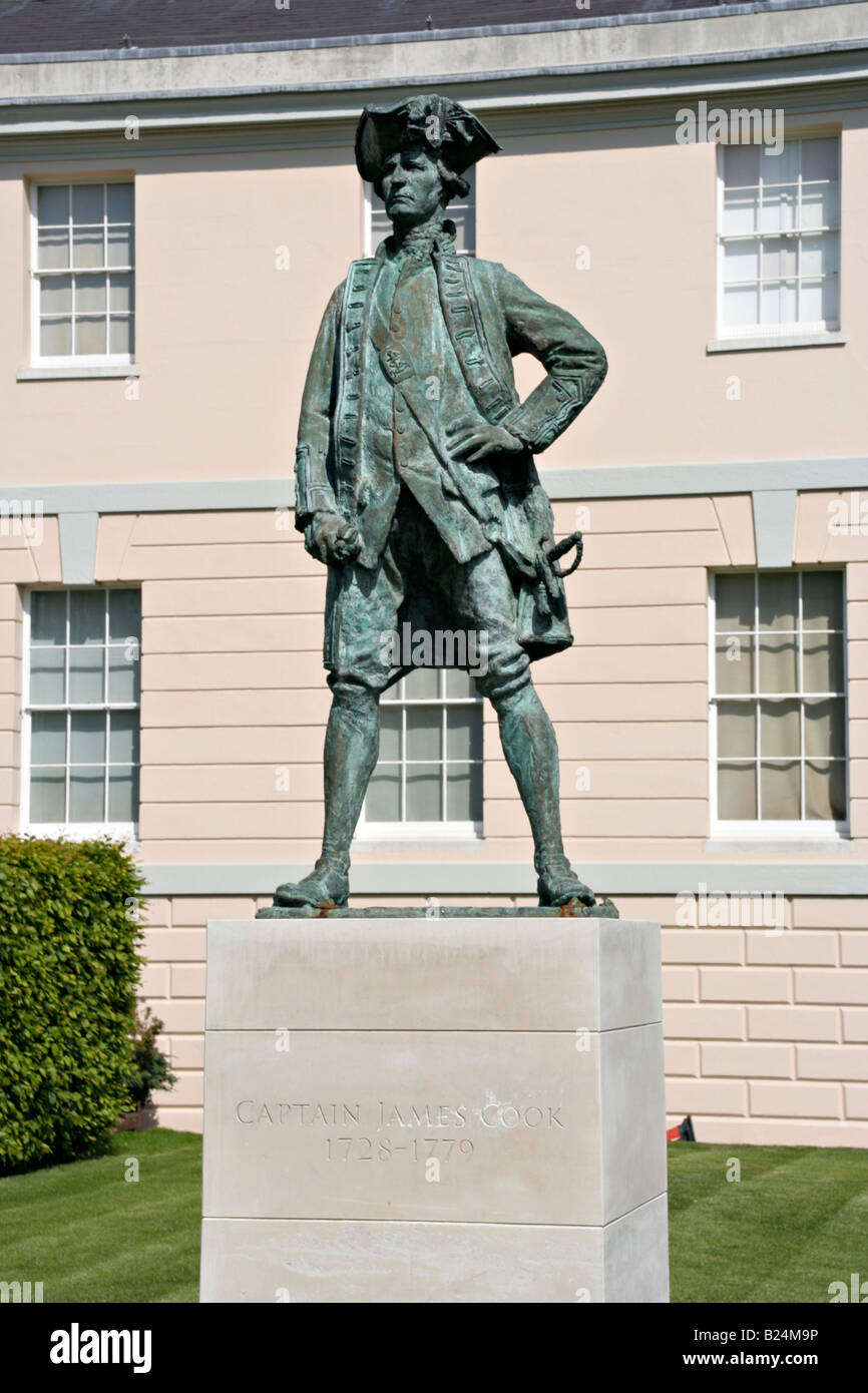 captain james cook statue The Royal Naval College, Greenwich london ...