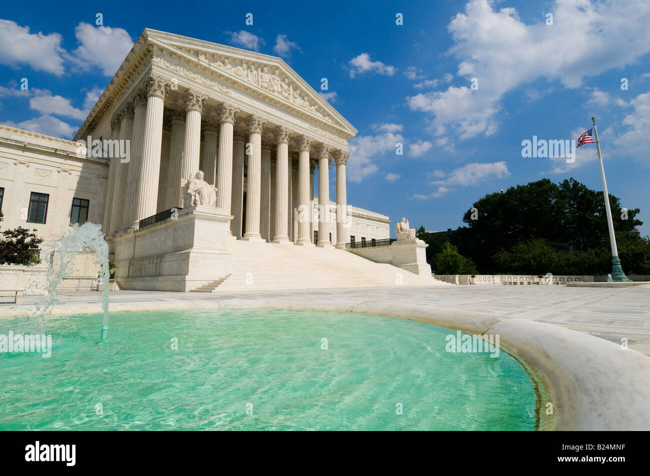 The front of the US Supreme Court in Washington DC Stock Photo - Alamy