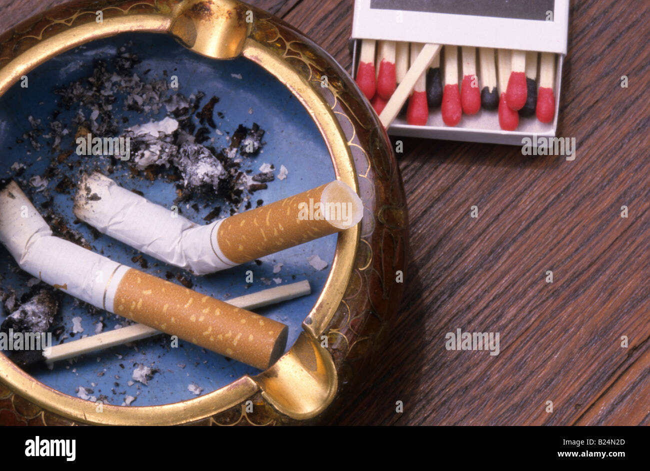 Cigarette still life hi-res stock photography and images - Alamy