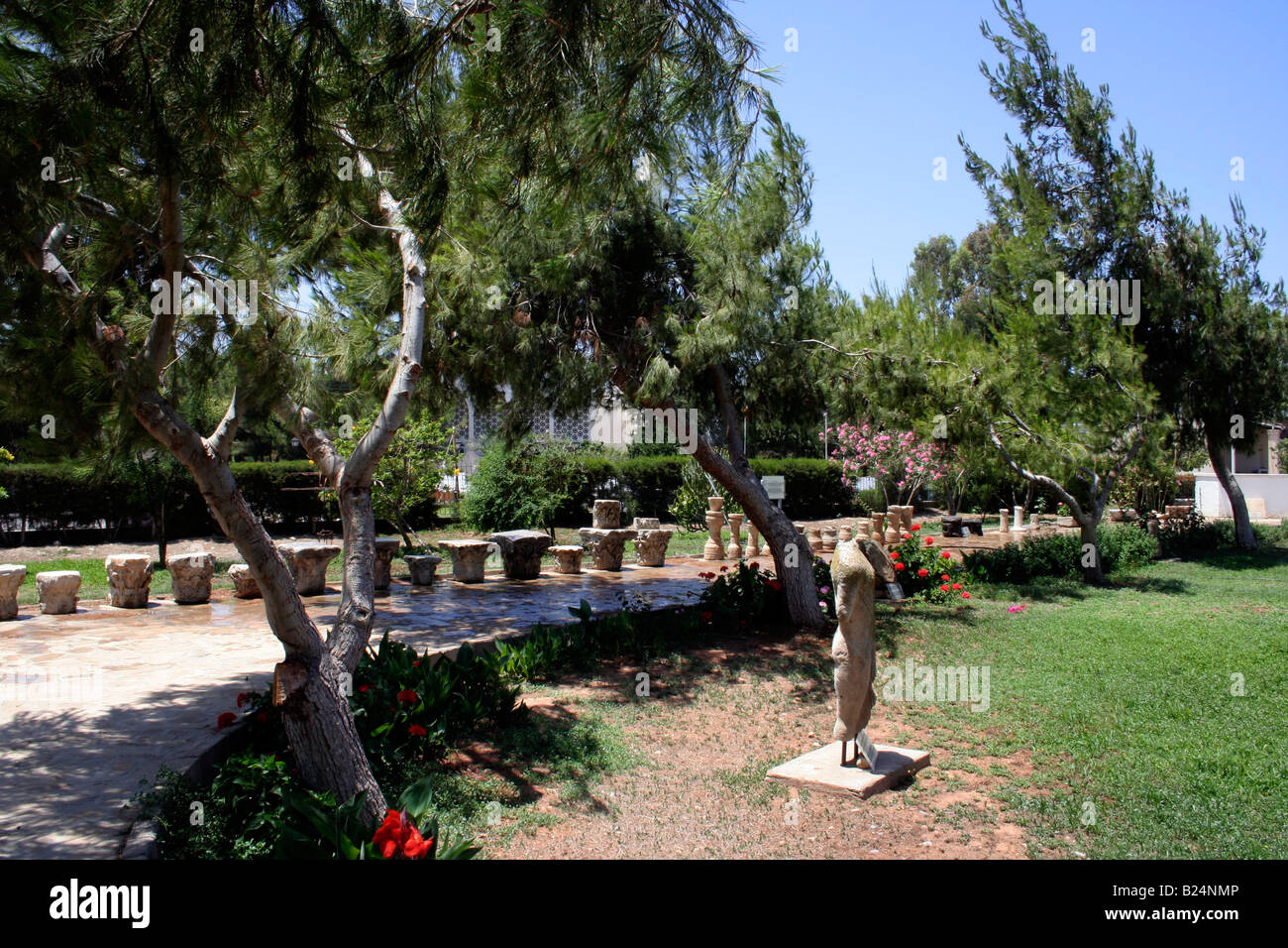 Museum garden history st hi-res stock photography and images - Alamy