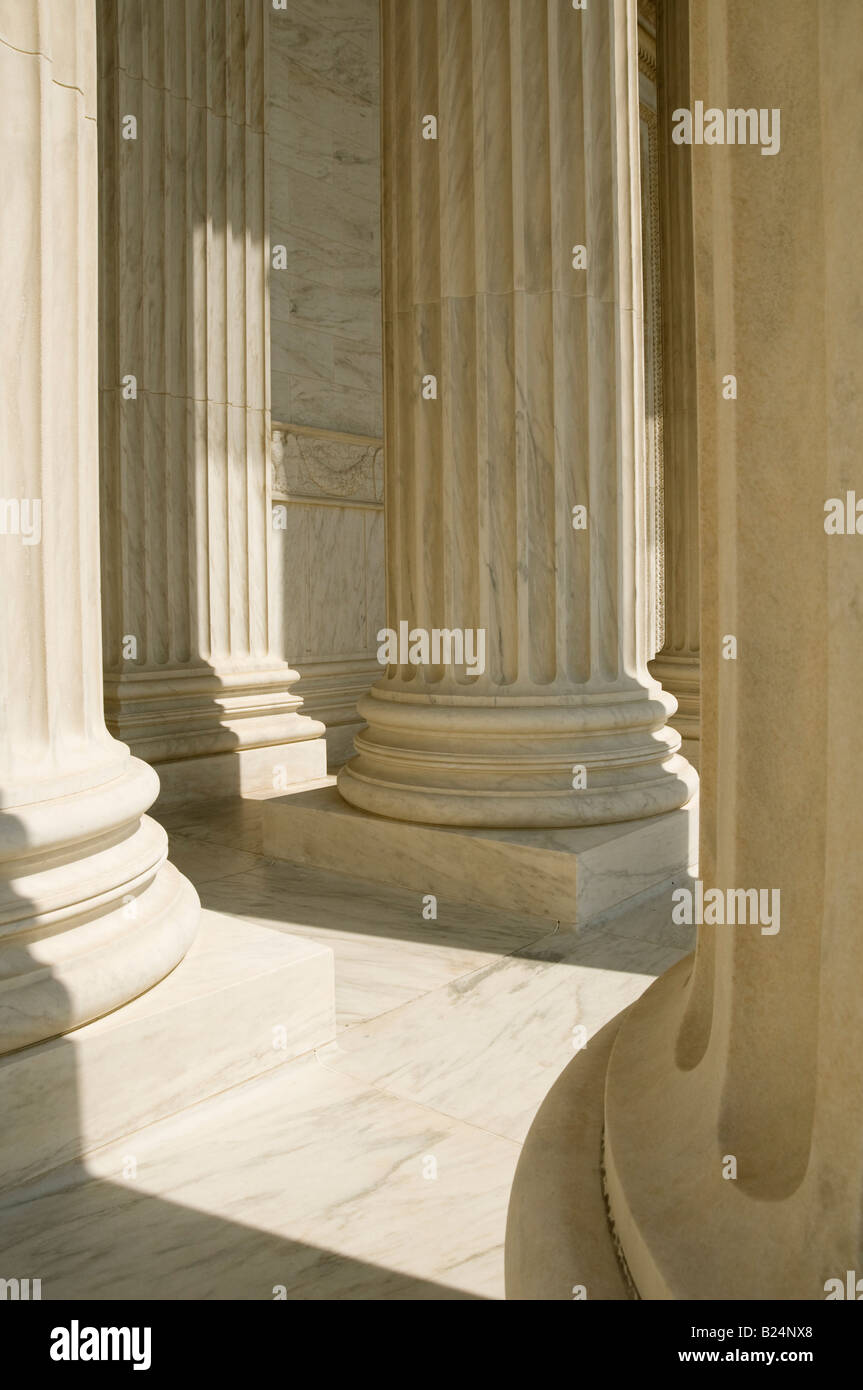 Columns facade front entrance steps hi-res stock photography and images ...