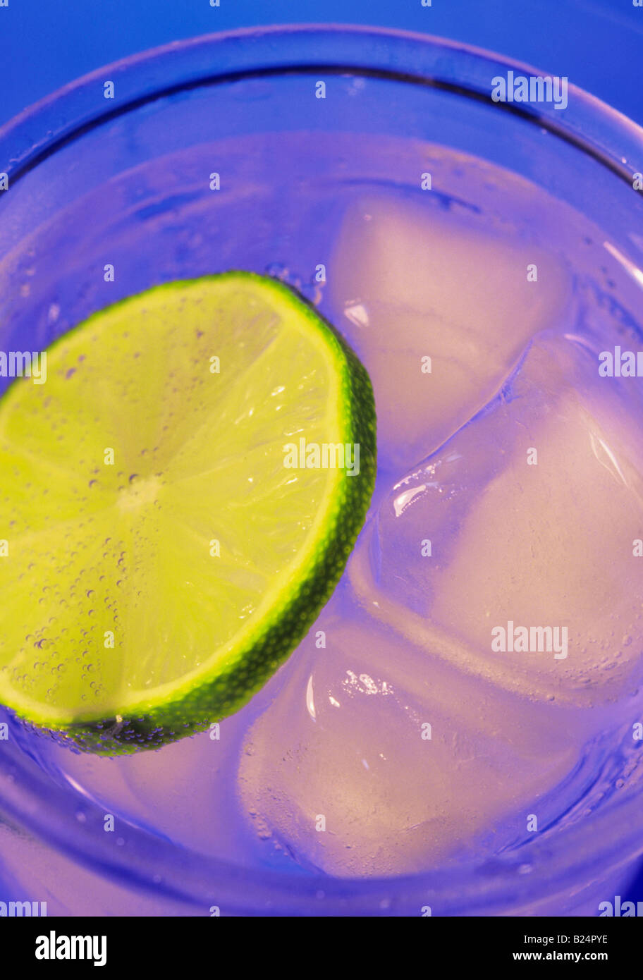 Ice cubes lime slice hi-res stock photography and images - Alamy