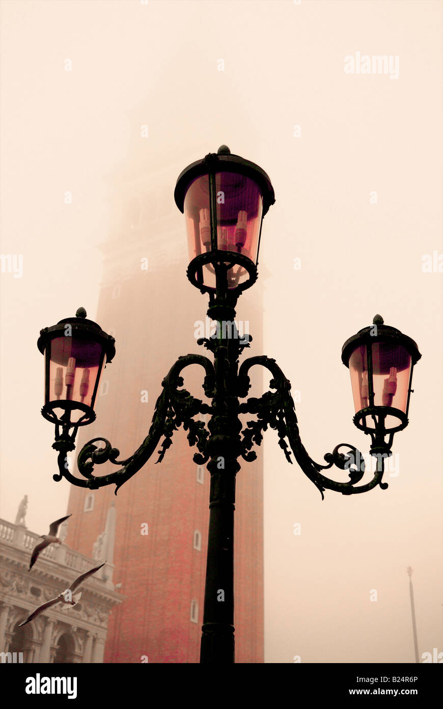 Lamp Post at Piazza San Marco in the mist Stock Photo - Alamy