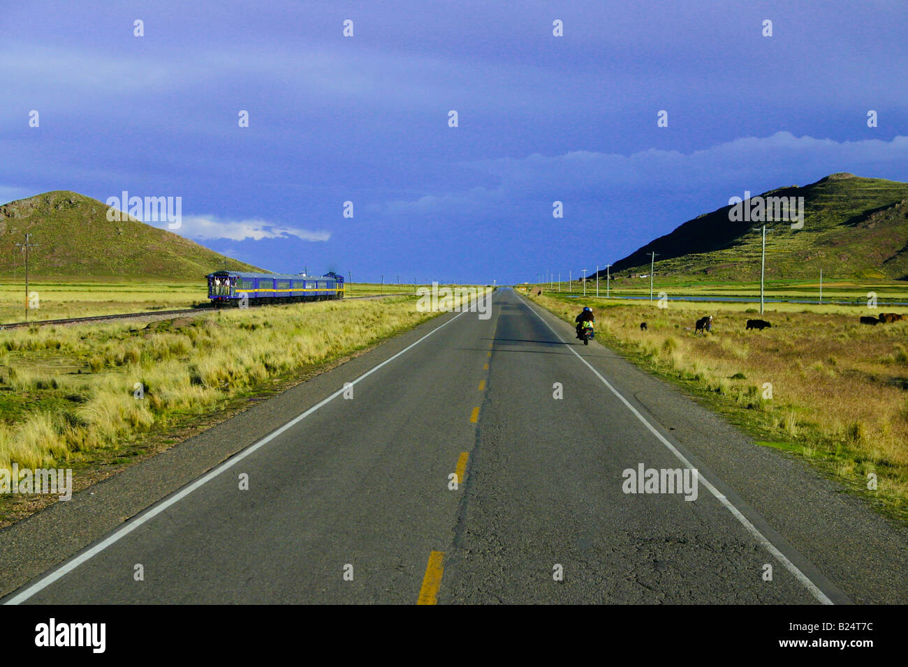 Andes highway vehicles mountains hi-res stock photography and images ...
