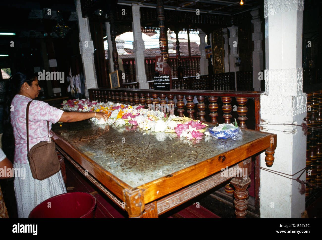 Buddha tooth relic sri lanka hi-res stock photography and images - Alamy