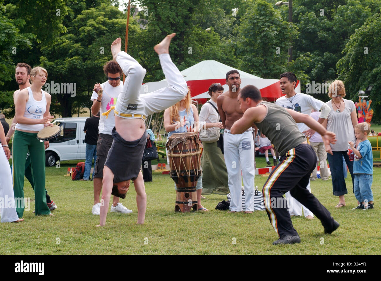 Capoeira dance hi-res stock photography and images - Alamy