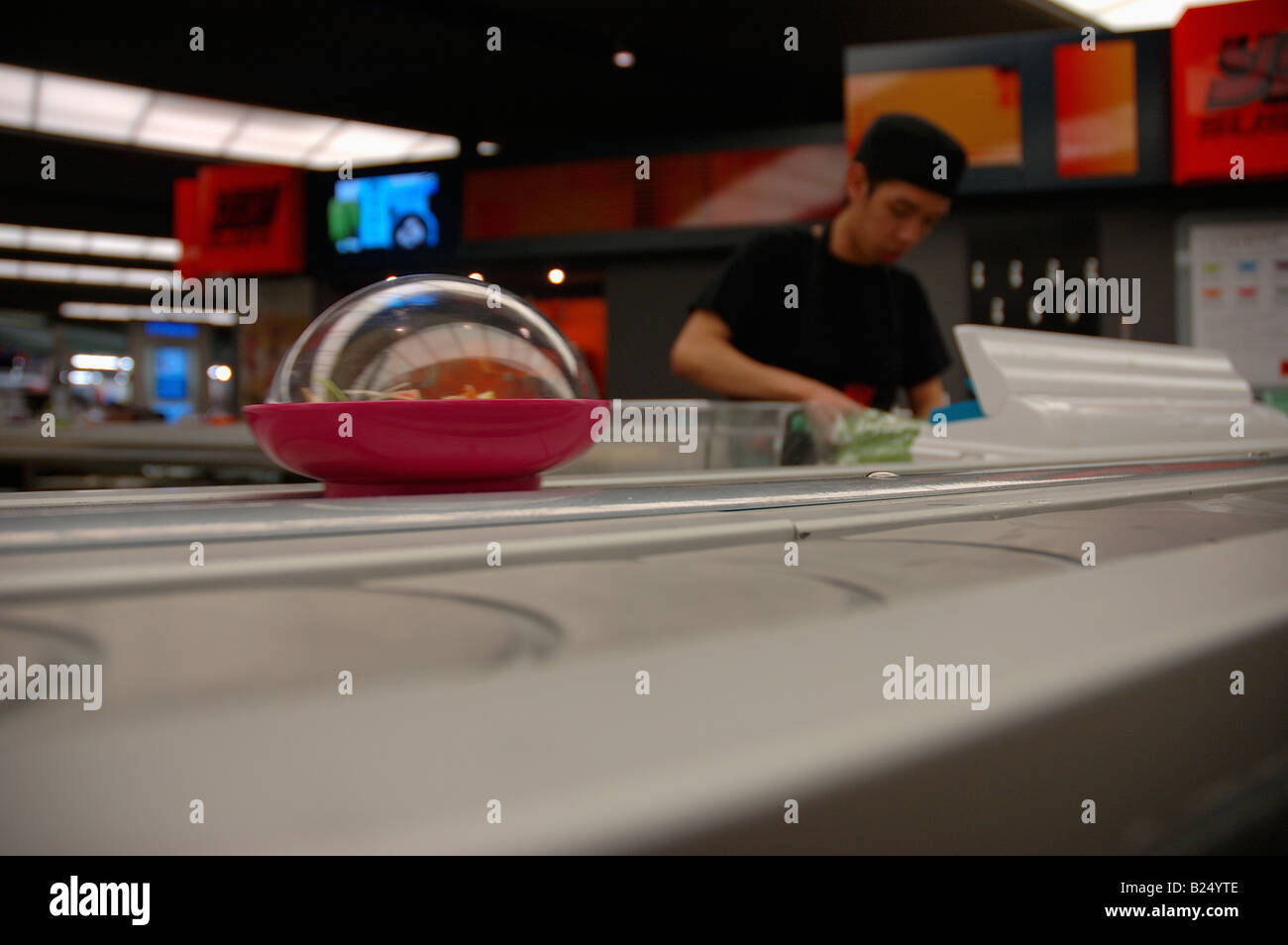 Yo sushi restaurant dish hi-res stock photography and images - Alamy