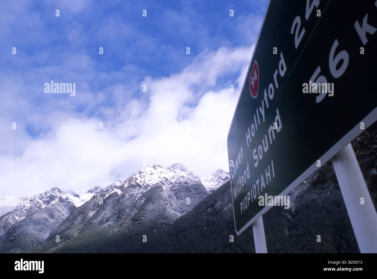 Mountain country milford road sign hi-res stock photography and images ...