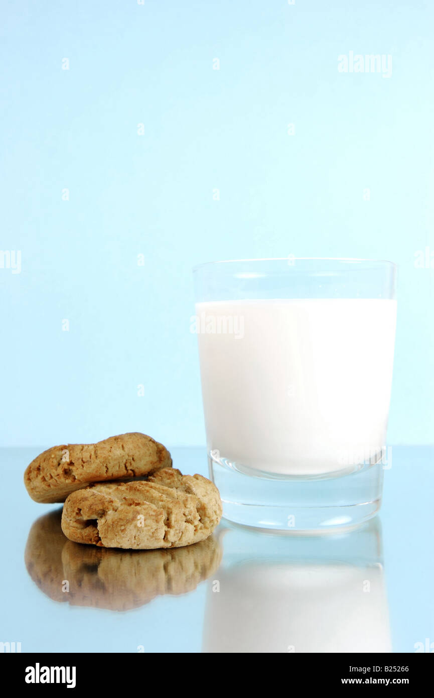Milk and cookies Stock Photo - Alamy