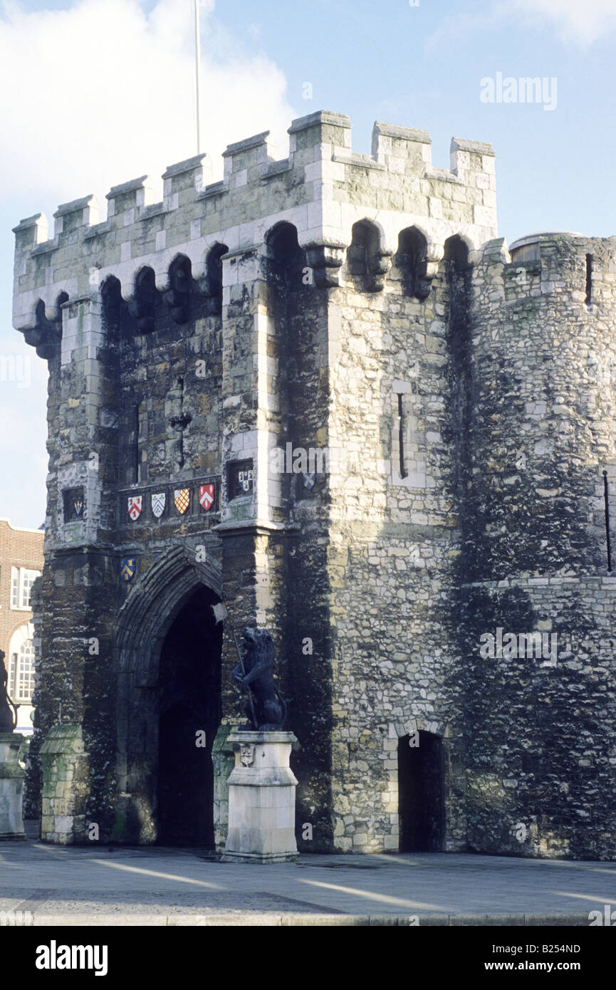 Southampton The Bar Gate Bargate Medieval English architecture ...
