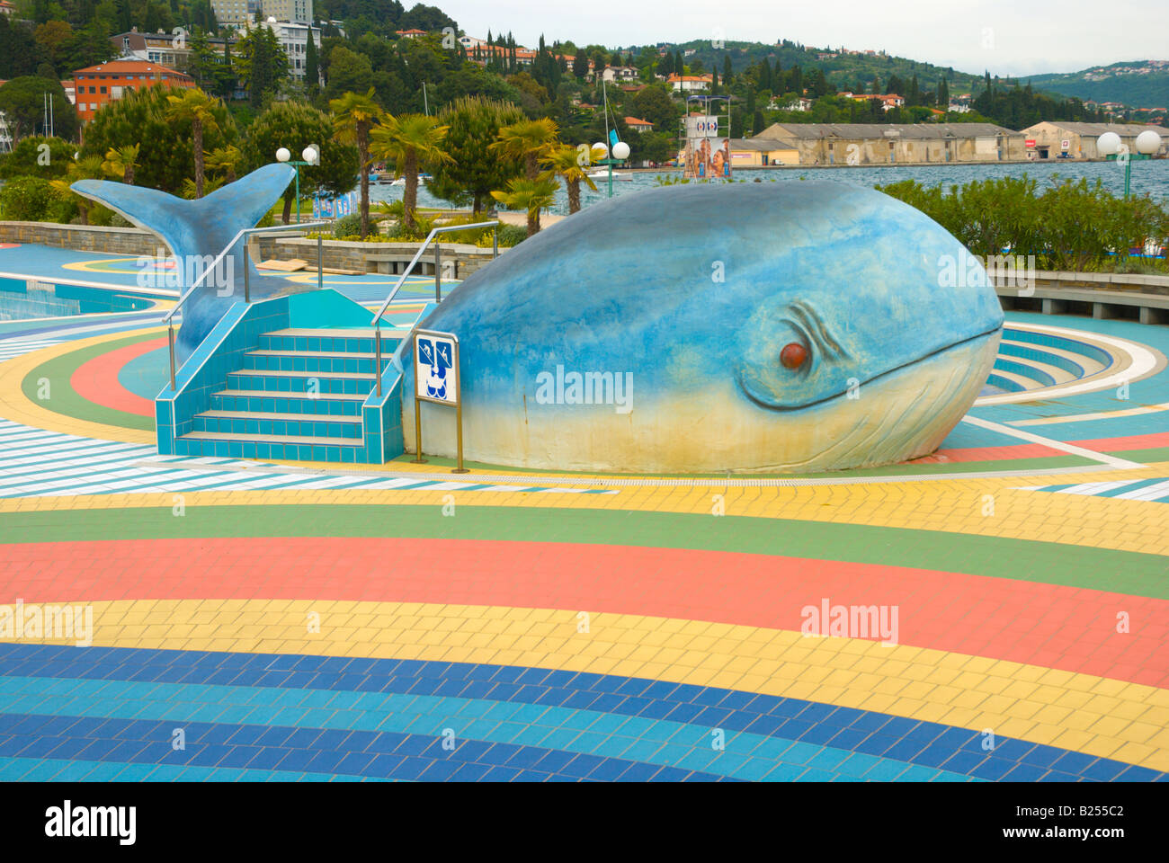 Empty pool area hi-res stock photography and images - Alamy