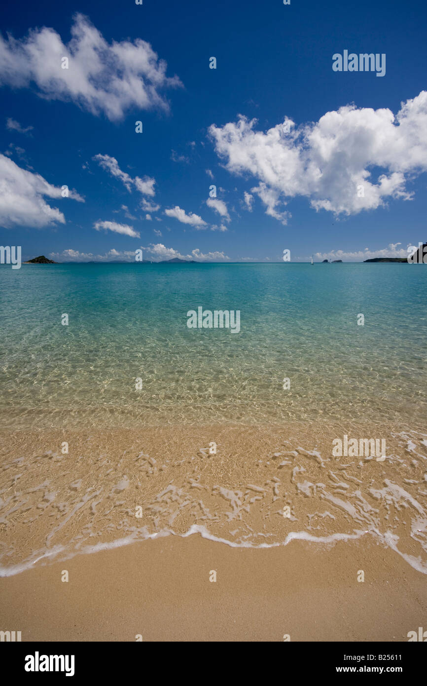 Calm tropical water view, Brampton Island, Whitsunday Islands, Great ...