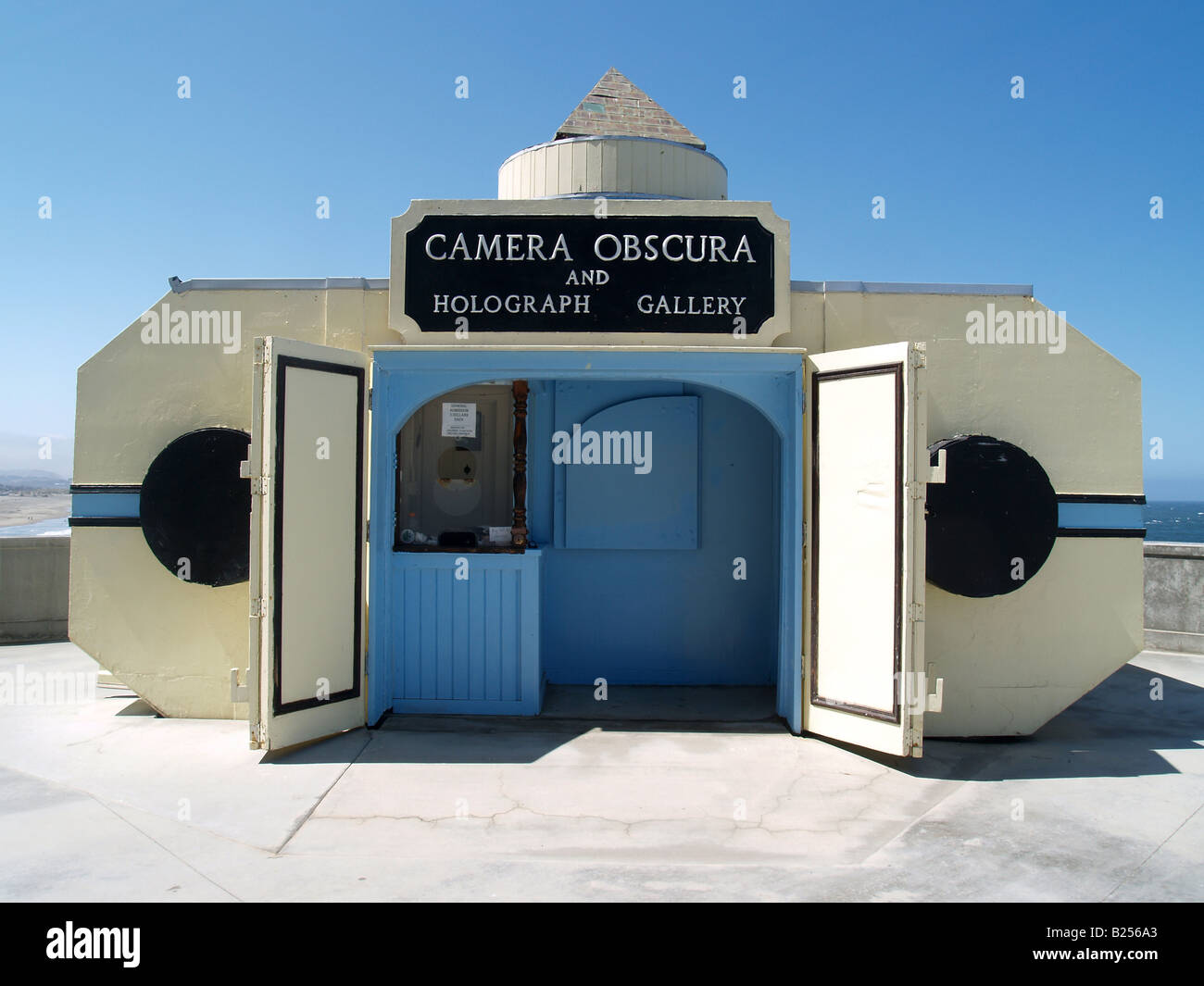 Giant Camera Obscura at San Francisco's Cliff House overlooking the ...