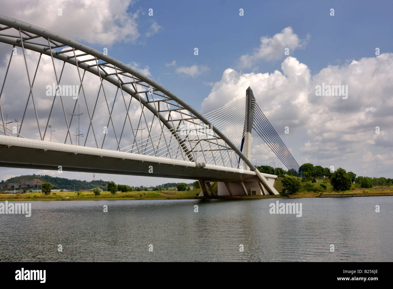 Seri Saujana Bridge, Putrajaya Malaysia Stock Photo - Alamy