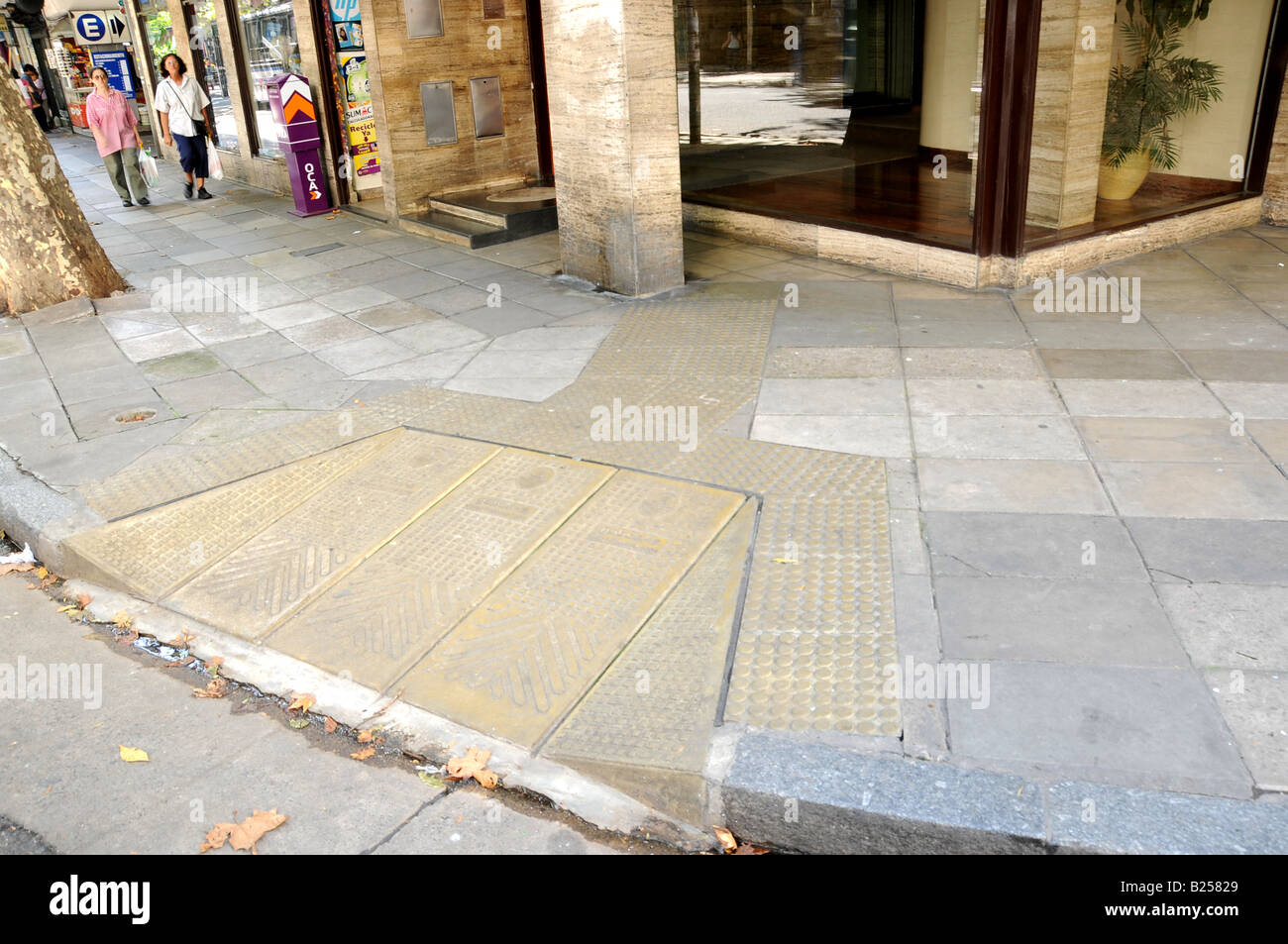 Blind sidewalks hi-res stock photography and images - Alamy