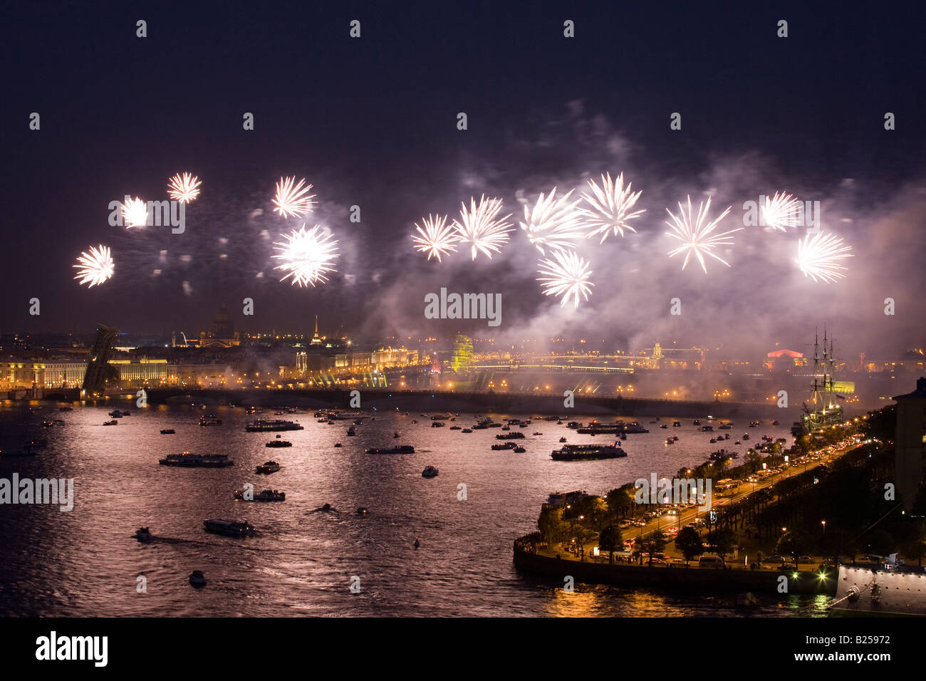 Tall fireworks hi-res stock photography and images - Alamy