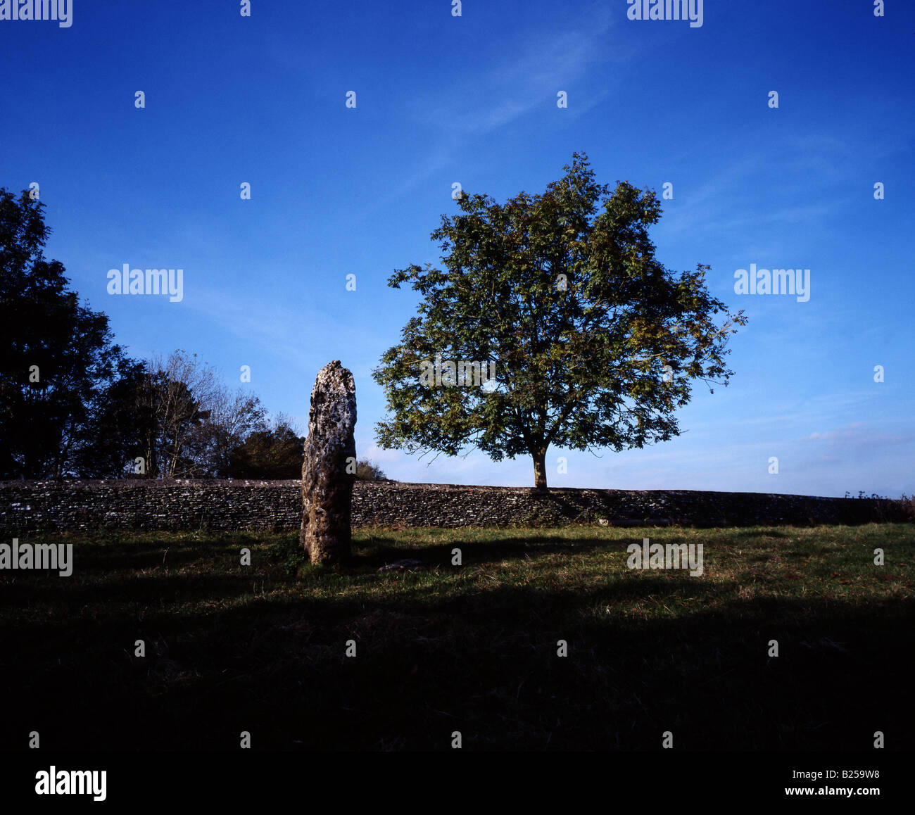Avening hi-res stock photography and images - Alamy