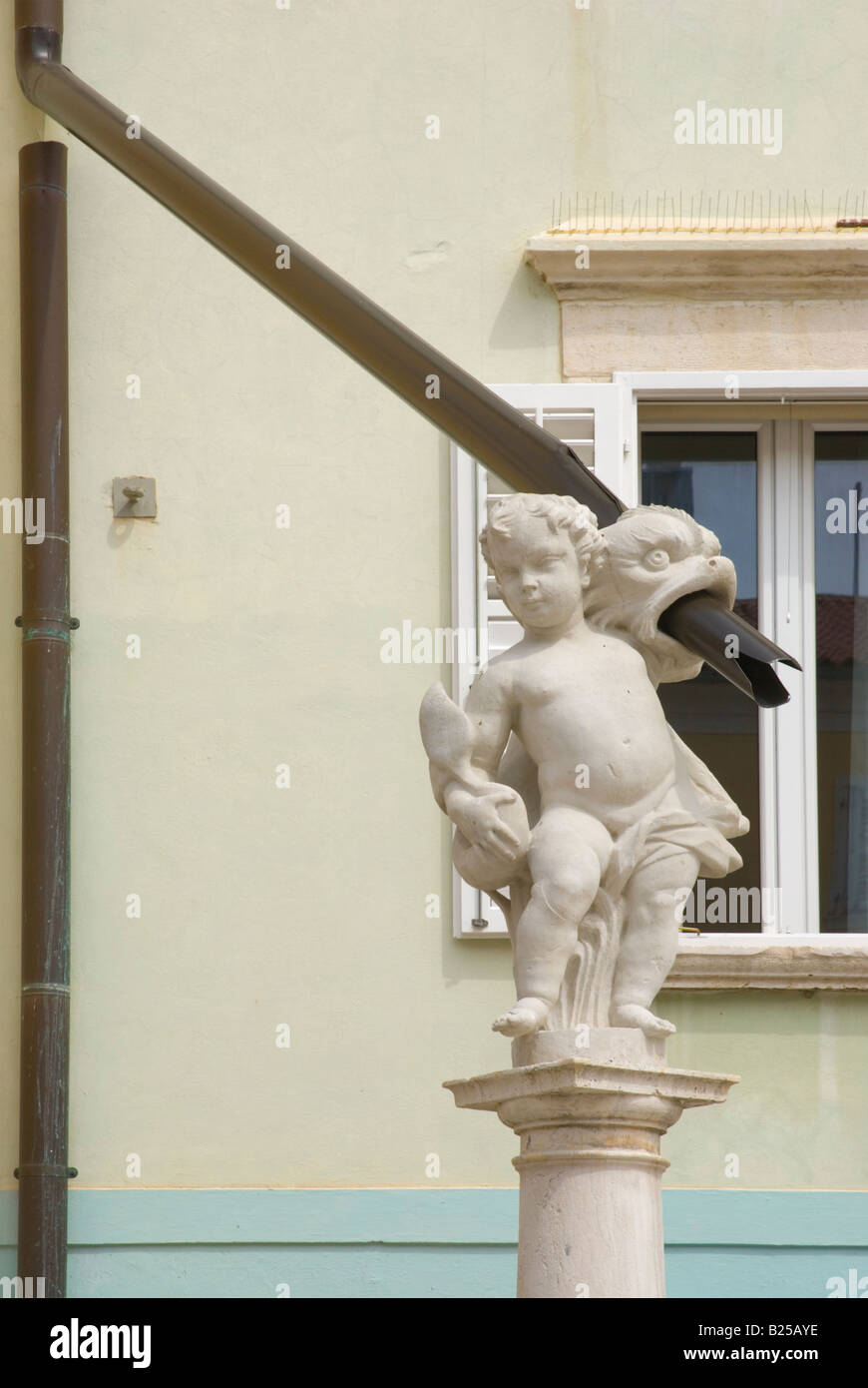 Pipe statue hi-res stock photography and images - Alamy