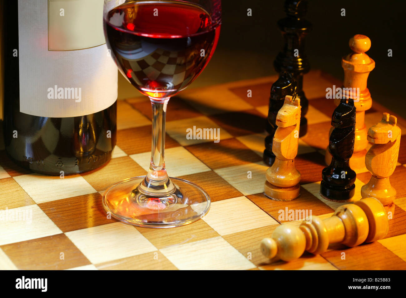 Wine and chess Stock Photo - Alamy