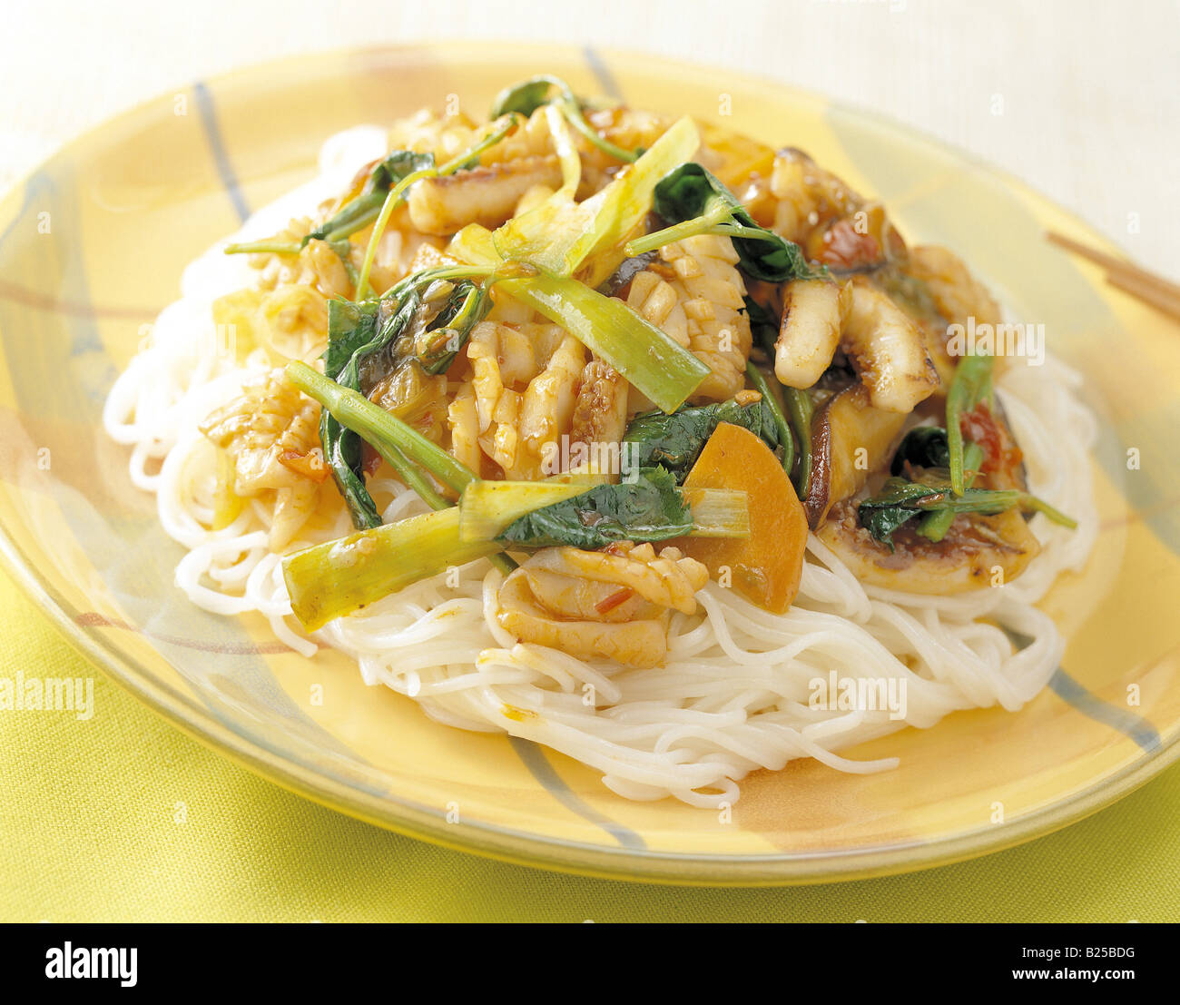 Korean cuisine - noddles and chopsticks Stock Photo - Alamy