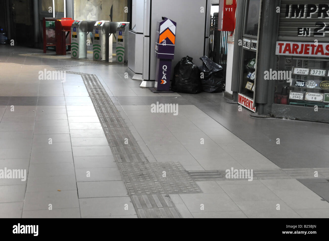 Blind sidewalks hi-res stock photography and images - Alamy