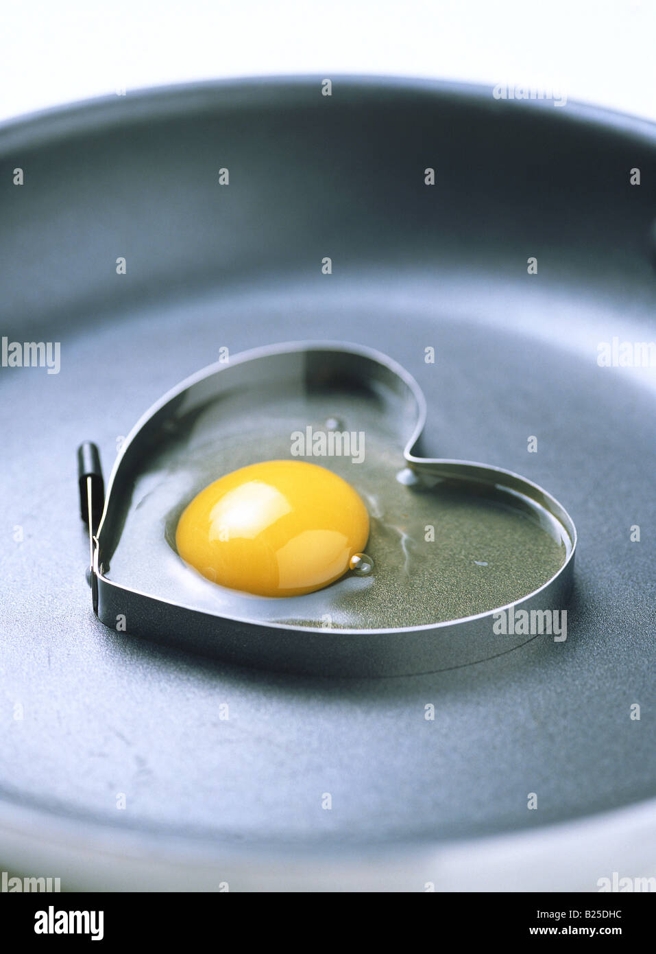 Egg and heart Stock Photo - Alamy