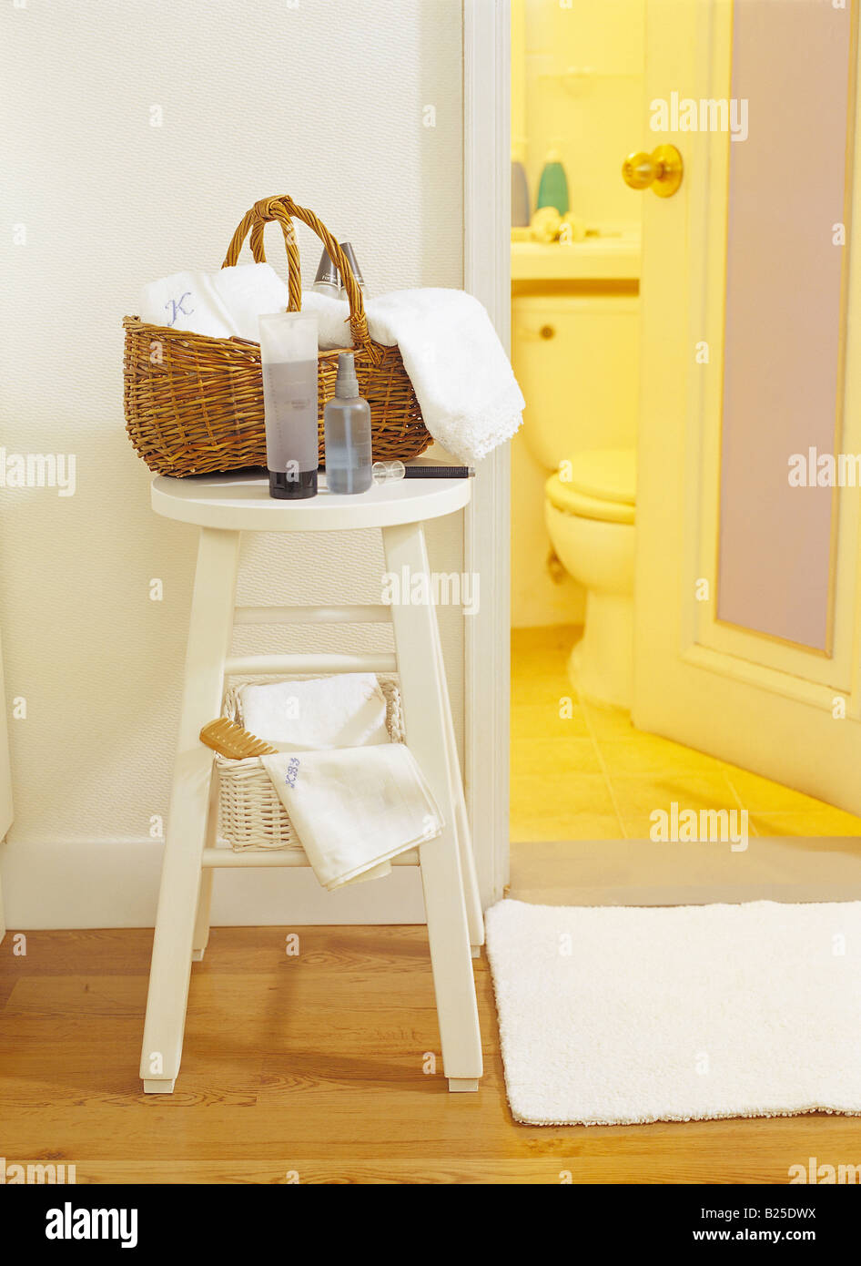 Towel inside basket Stock Photo - Alamy