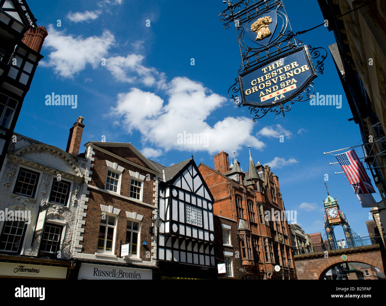 Eastgate in historic Chester with Grosvenor Hotel and famous clock to ...