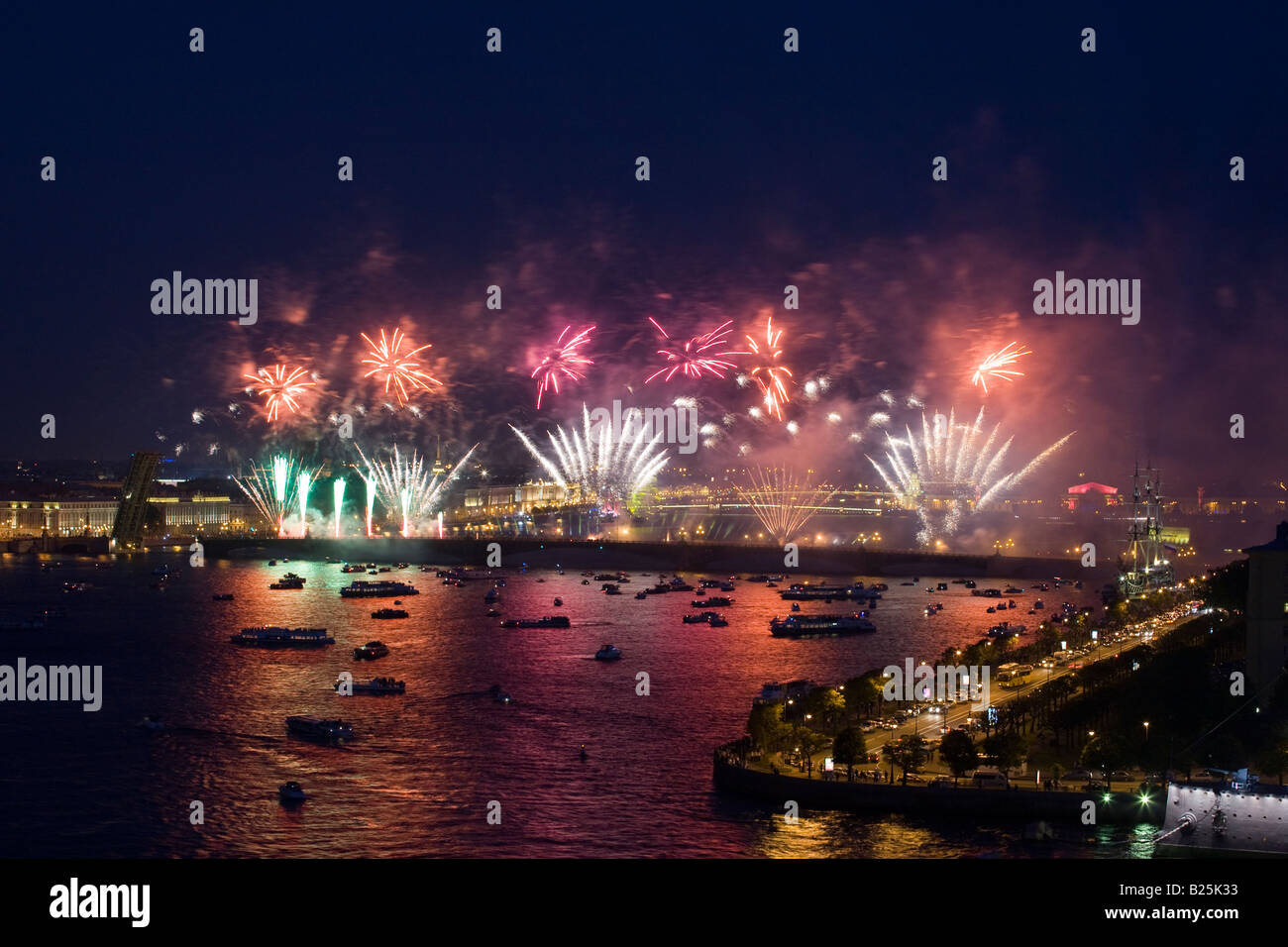 Tall fireworks hi-res stock photography and images - Alamy