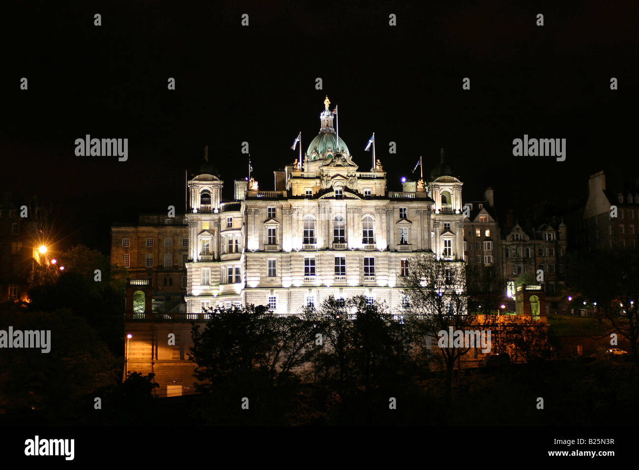 Palace at night Stock Photo - Alamy
