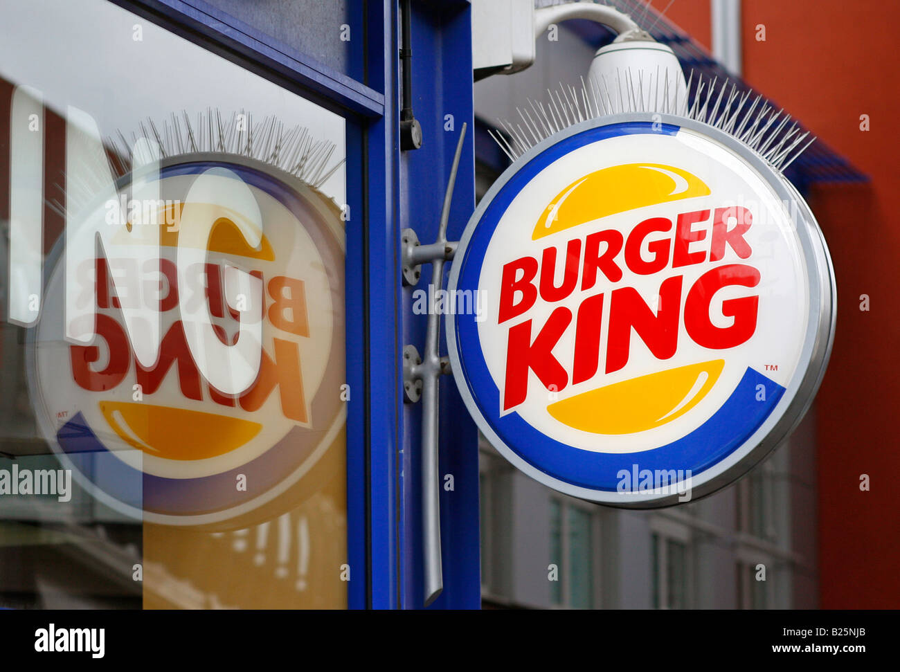 Signage for burger king hi-res stock photography and images - Alamy