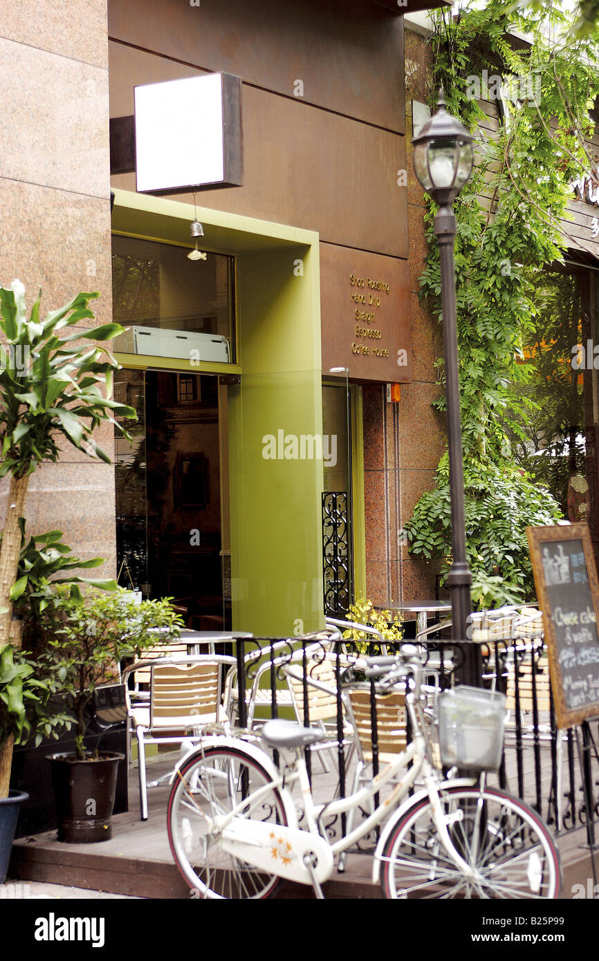 External view of café Stock Photo - Alamy