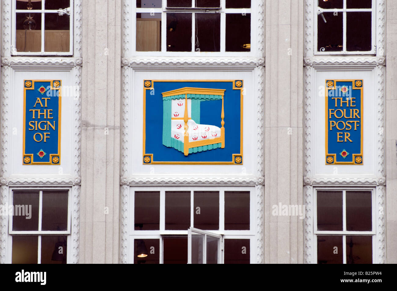 Heals department store hi-res stock photography and images - Alamy