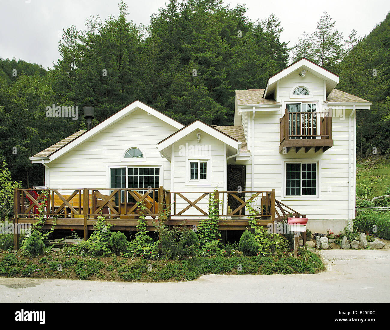 House in nature environment Stock Photo - Alamy