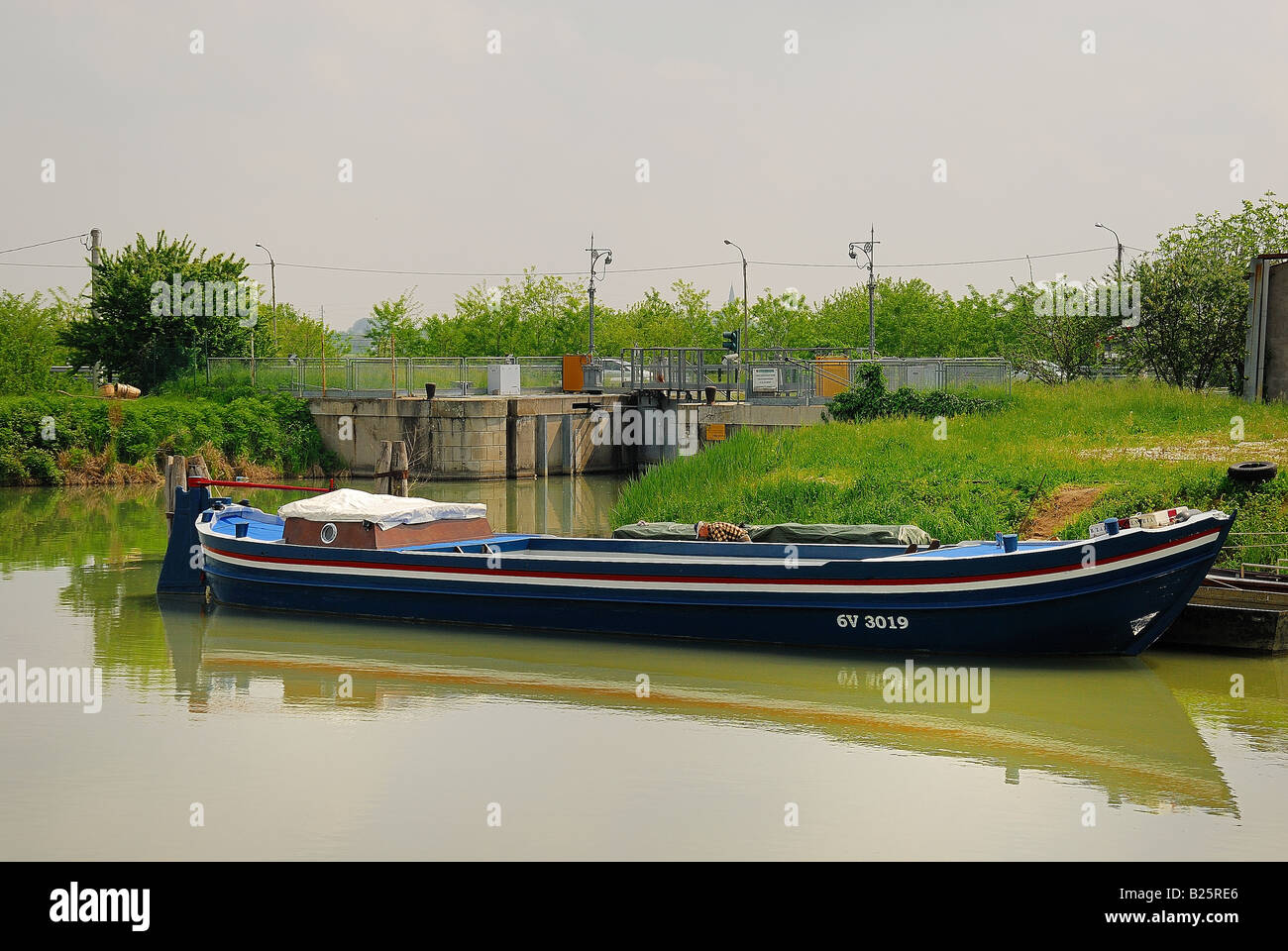 Fluvial navigation hi-res stock photography and images - Alamy