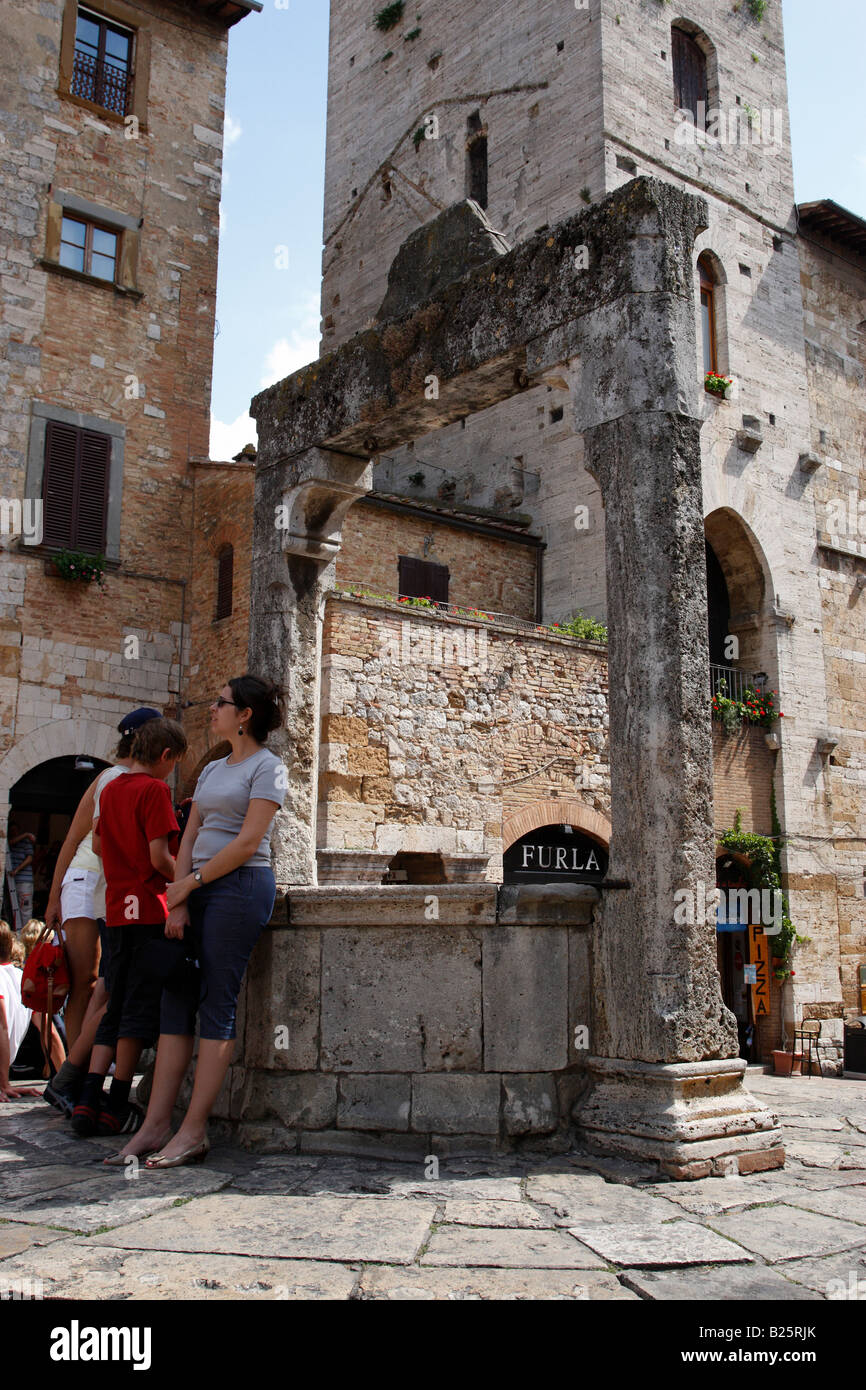 well in the piazza della cisterna san gimignano delle belle torri ...
