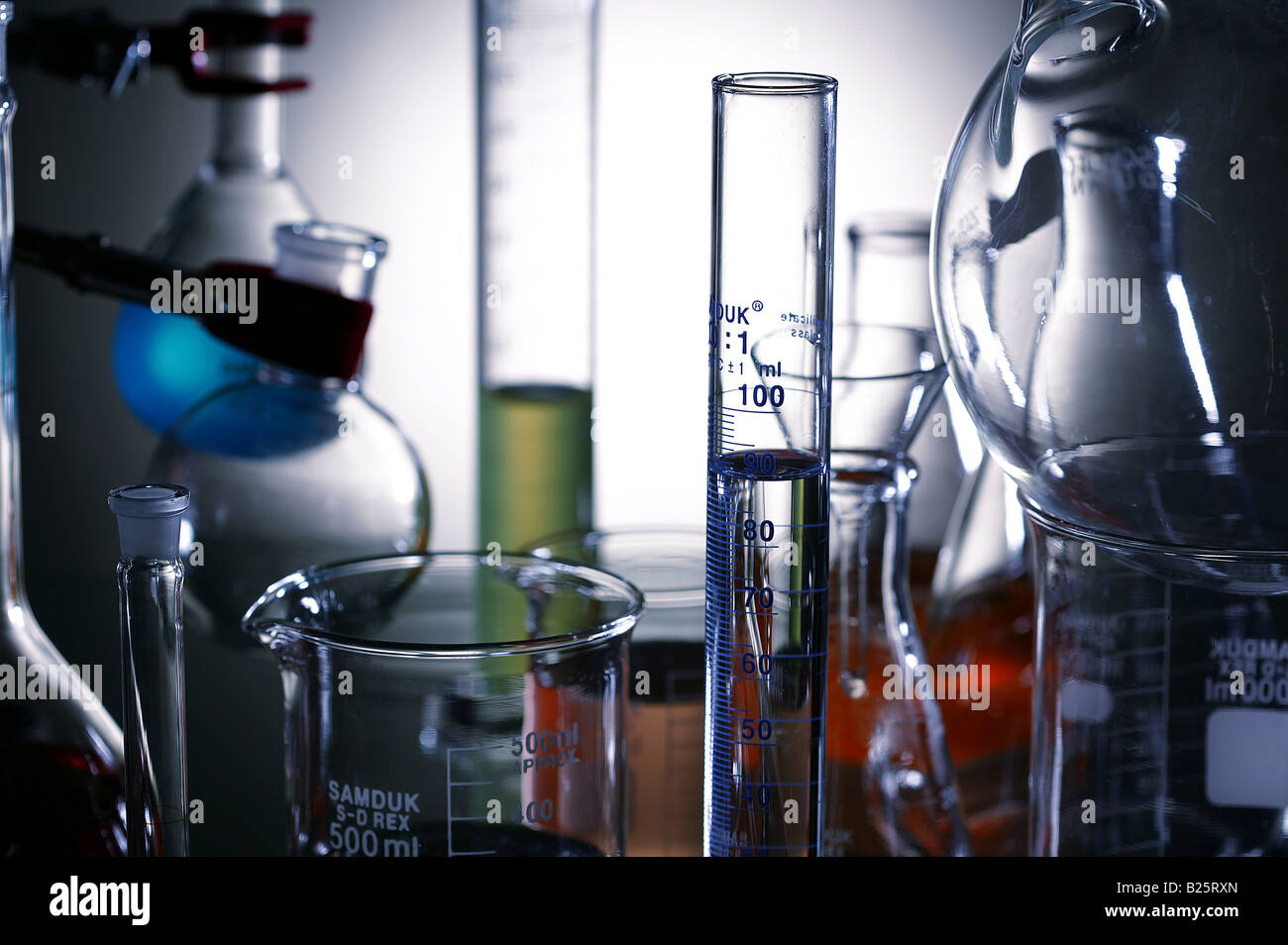 Laboratory clamp stand hi-res stock photography and images - Alamy