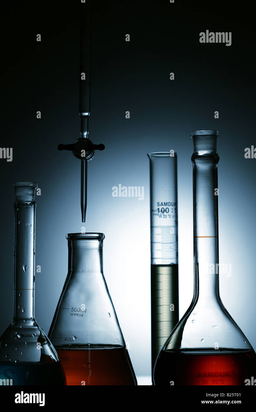 Laboratory clamp stand hi-res stock photography and images - Alamy