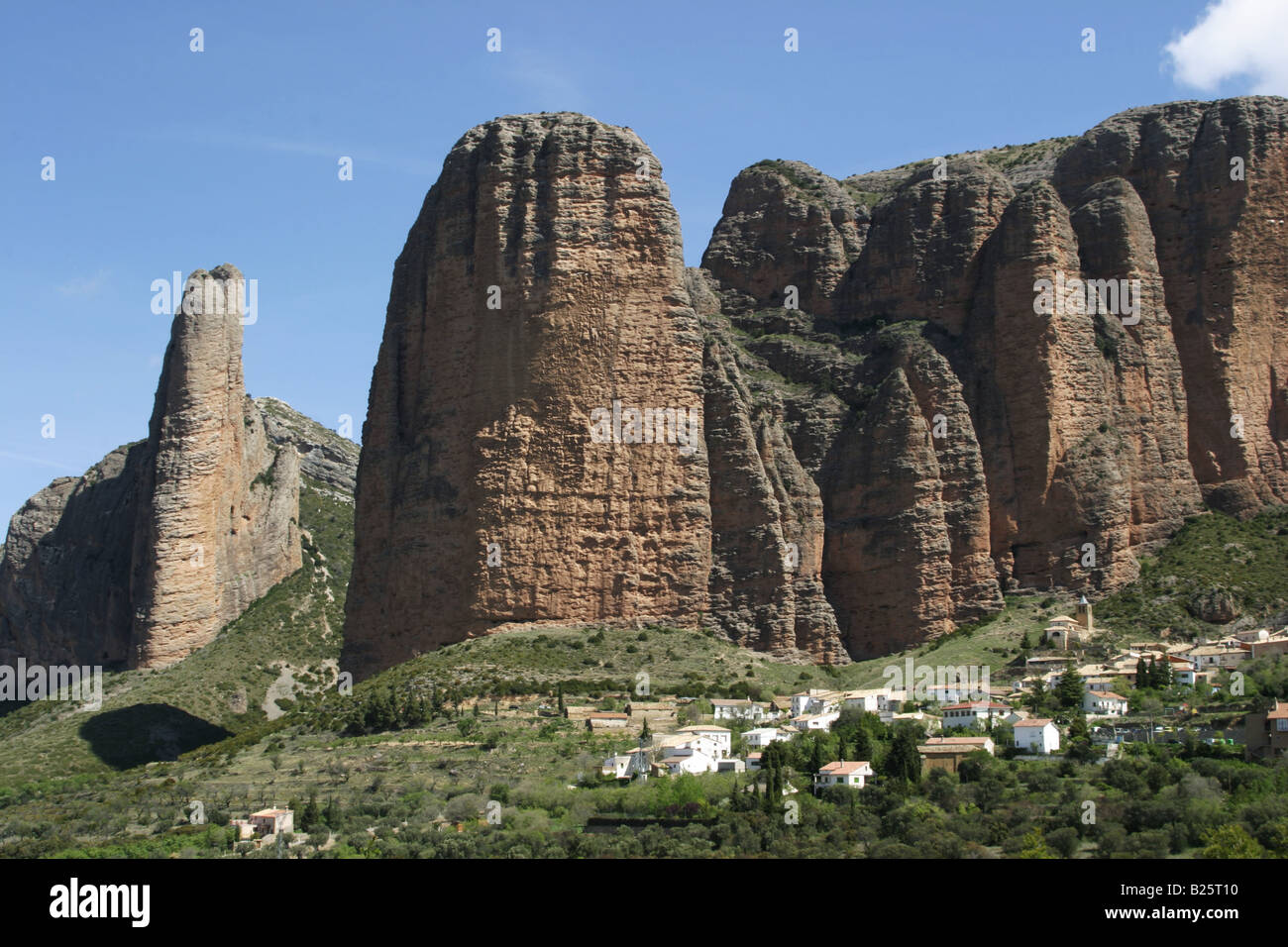 Sandstone rock pinnacles at Los Mallos de Riglos, Aragon, Spain Stock ...