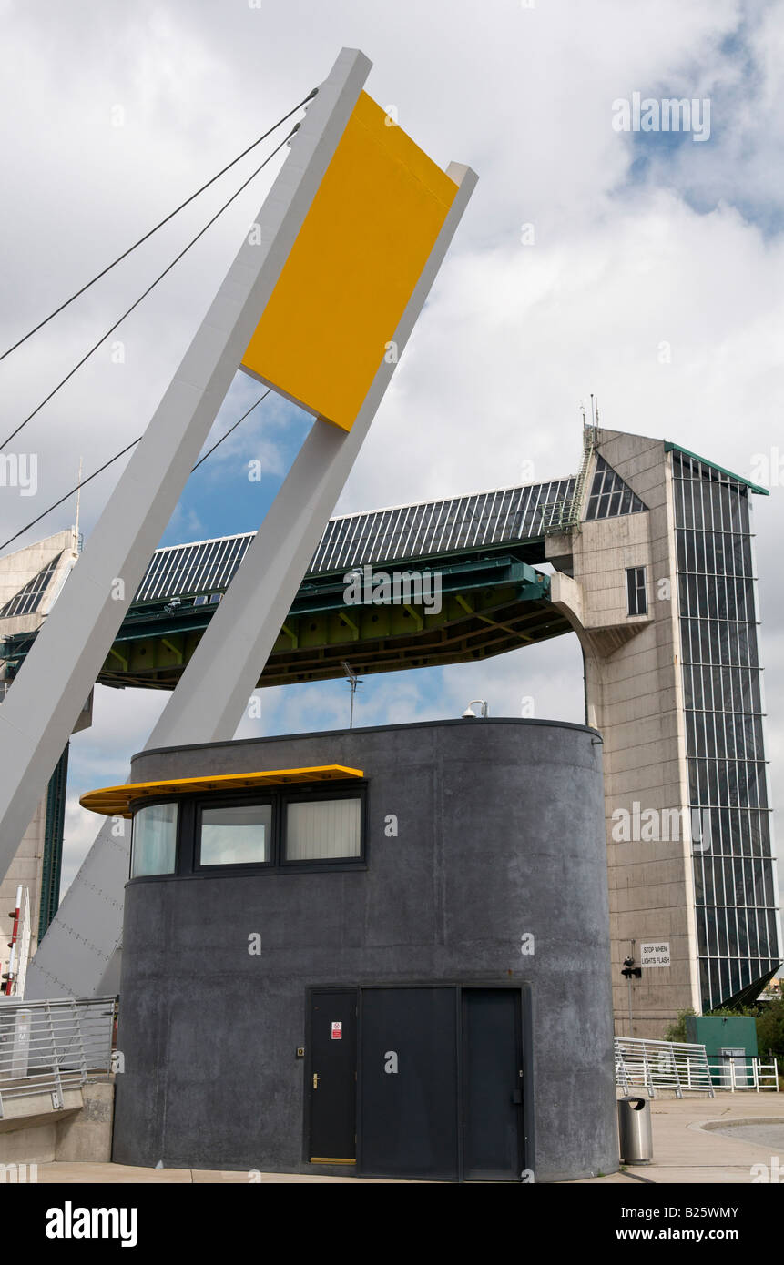 The River Hull tidal barrier and pedestrian bridge at Kingston upon ...
