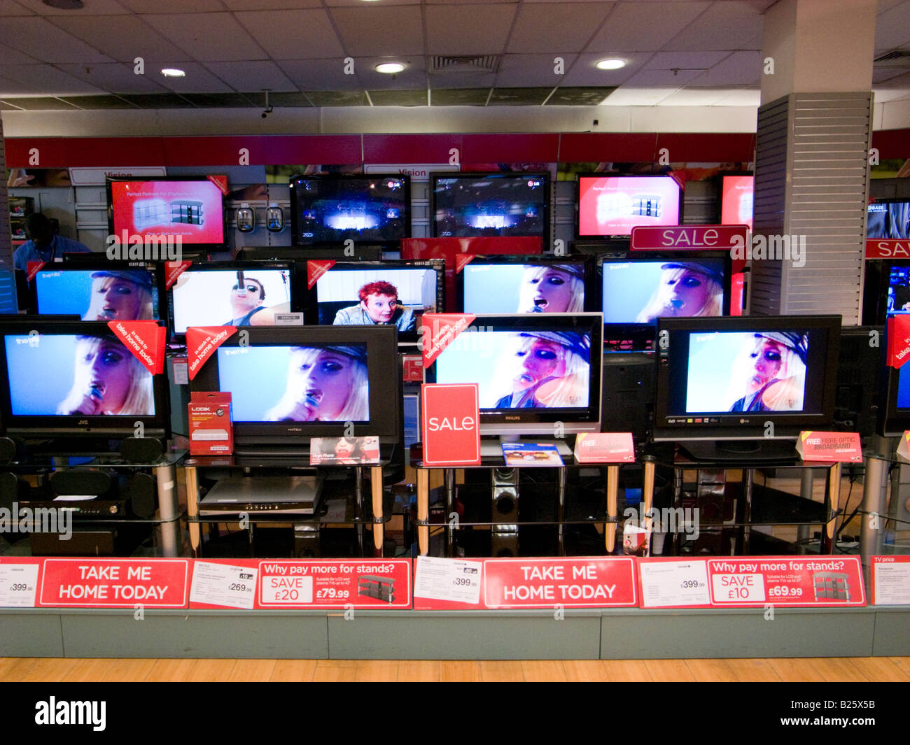 Tv screens shop hi-res stock photography and images - Alamy